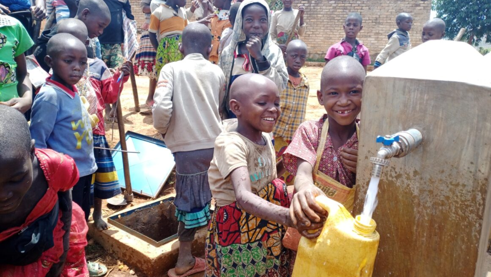 Water source of life and development in Cibitoke - Azione per un Mondo ...